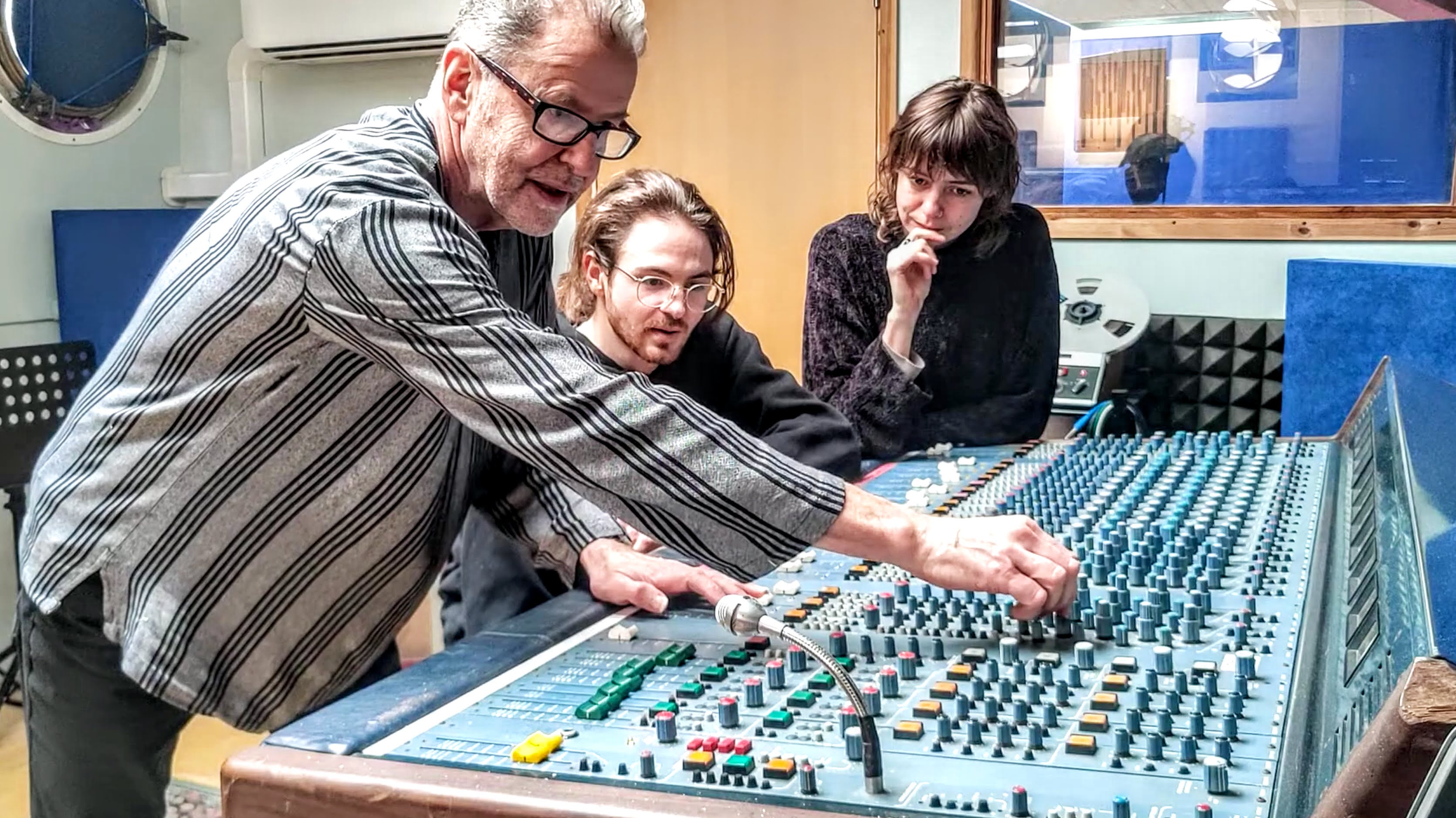 Music Production Accelerator – Studio Barge Belle